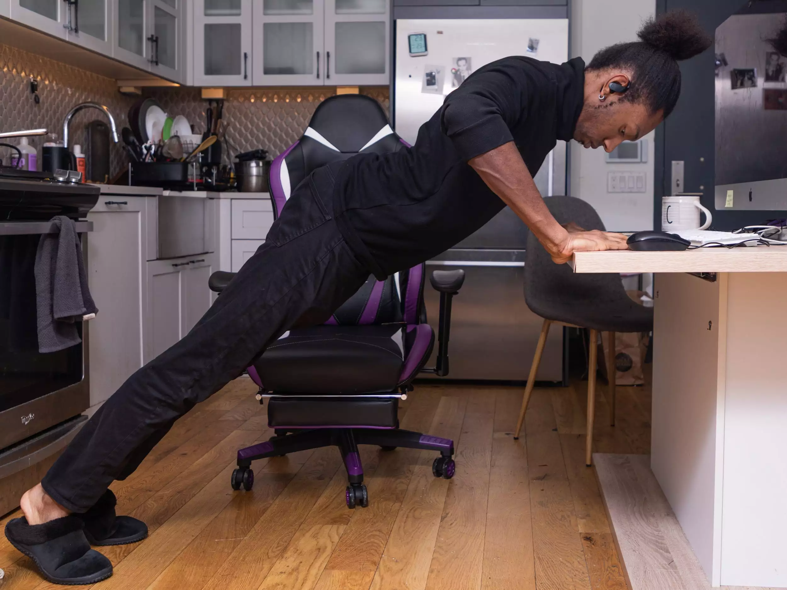 The ten Finest Desk Workouts You Can Do at Work - SportField
